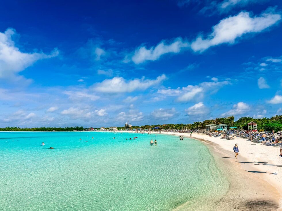 35 Insider Tips For Half Moon Cay Bahamas: The Perfect Day At Holland ...