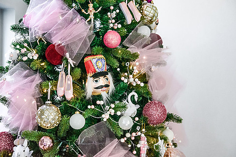 Amazing Nutcracker Ballet Christmas Tree & Tablescape Theme